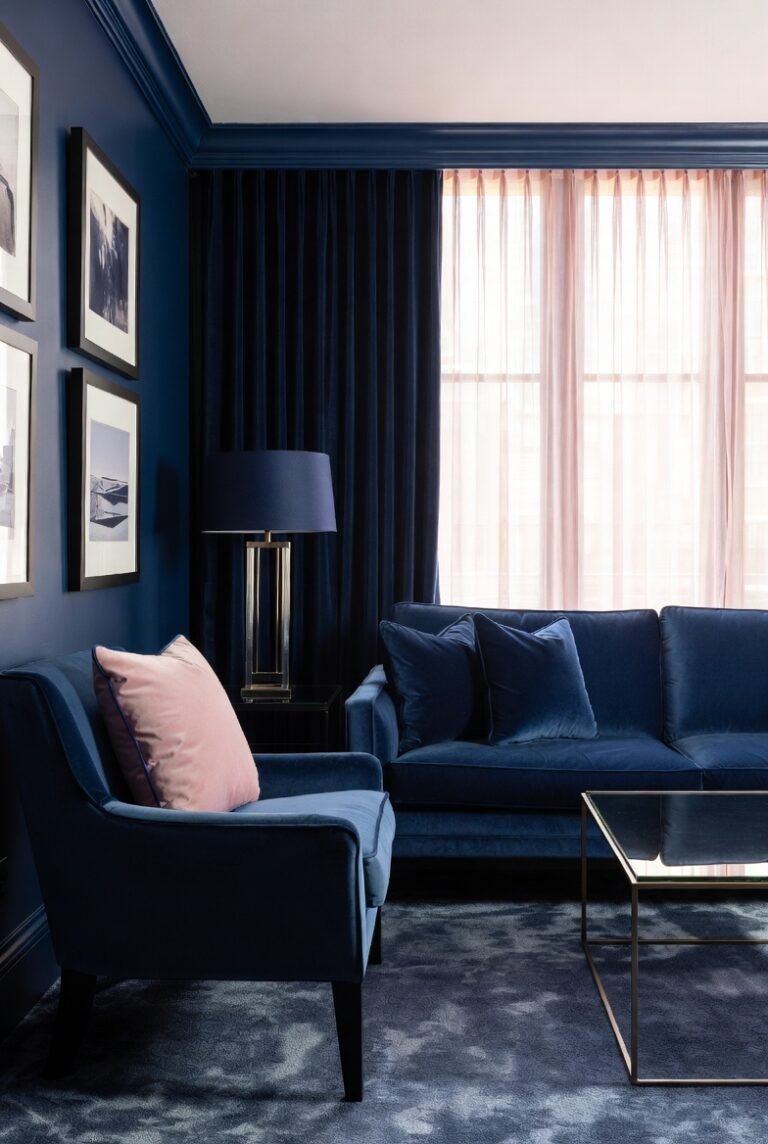 18 Colors That Go With Navy Blue For Stylish and Versatile Combinations ...