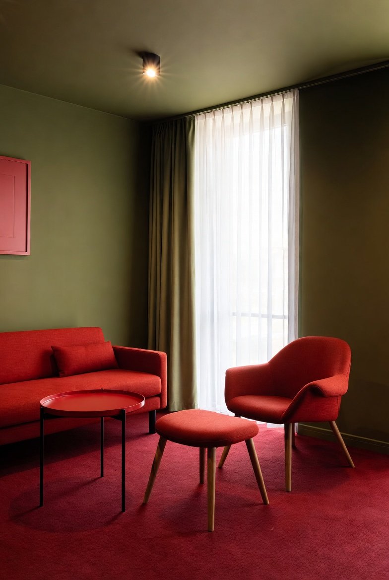 17 Colors That Go With Red For Stylish and Versatile Combos - paintzine.com